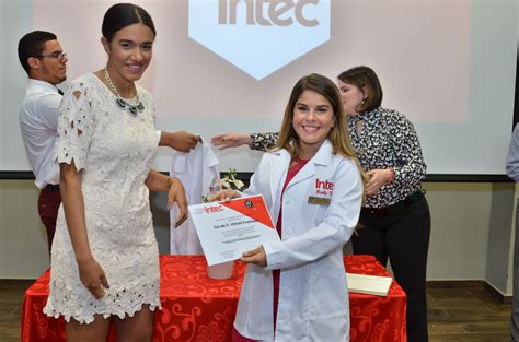 El Sentido De La Bata Blanca La Colmena