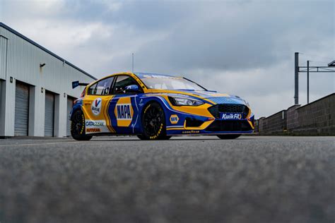 Dan Rowbottom Sam Osborne Join Expanded Napa Racing Progamme Touringcartimes