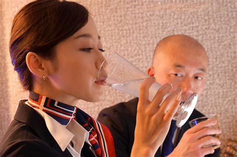 Anh C Ng Nh N B Thu C K Ch D C N Ti P Vi N H Ng Kh Ng