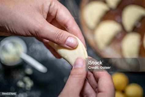 Makanan Khas Eropa Timur Yang Disebut Varenyky Vareniki Vereneke Pyrohy
