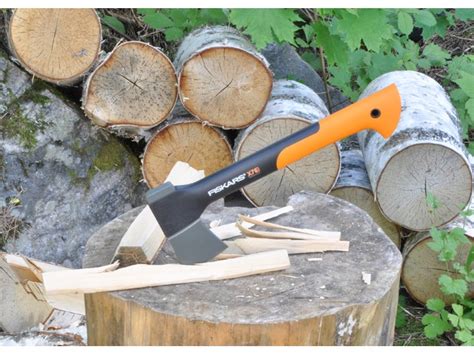 Топор Fiskars X7 - "Бродяга"