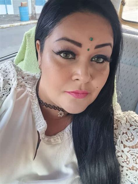 Luna Vila Garota Com Local