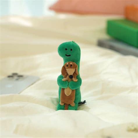 Joguman 조구만 🦕 너만 없어 강아지 라인프렌즈에서 소울메이트인 브라키오와 우디를 만나보세요 🐶 조구만
