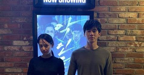 꿀 뚝뚝 신혼 일상윤승아♥김무열 달달한 영화관 데이트 ★shot