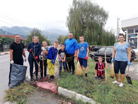 Близо 250 доброволци от община Мездра се включиха в Националната