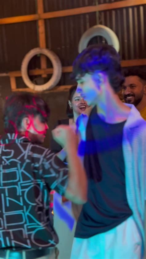 නටනම් ඉතින් මෙ ගානටවත් නටන්න ඔනේ Tiktok