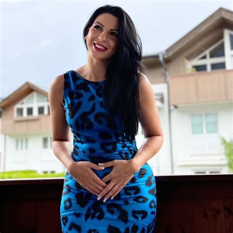 Csilla Csilla1706 • Threads Say More