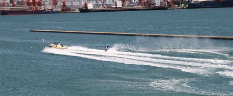 Floating Breakwater And Wave Attenuator Systems Hsb Marine