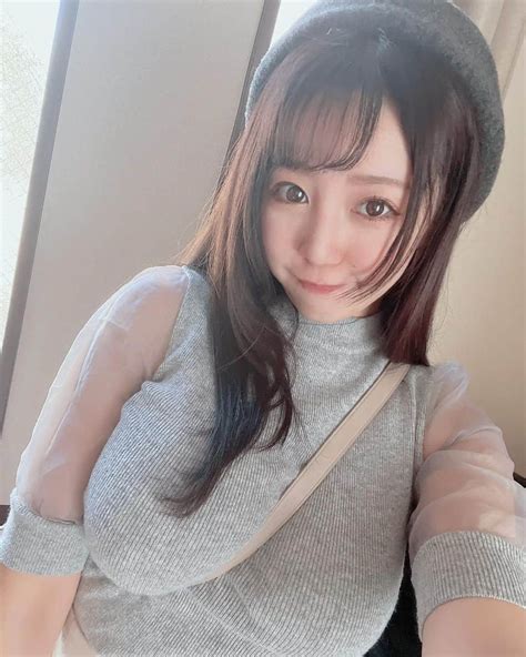 愛場れいらさんのインスタグラム写真 愛場れいらinstagram「彼氏の近くにいて欲しくない女 らしいです。。🙋‍♀ へっ️😖💓