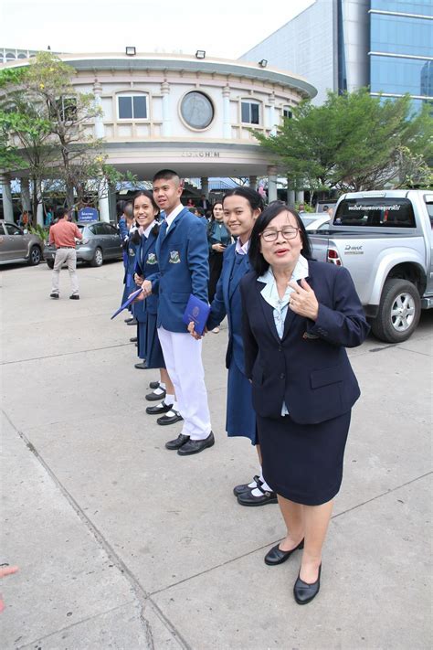 ประเพณีส่งนักเรียนชั้น ม 6 สมาคมศิษย์โรงเรียนมารีย์วิทยา