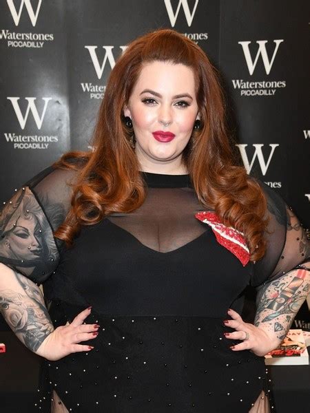 155 Pound Tess Was Secretly Photographed By Photographers Her Forms In