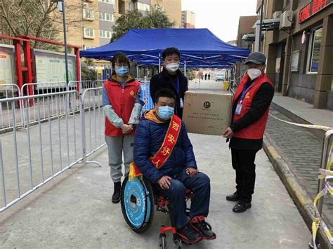 暖心礼物 同心抗疫灞桥：好人“虎哥”捐赠物资助防疫 国际在线