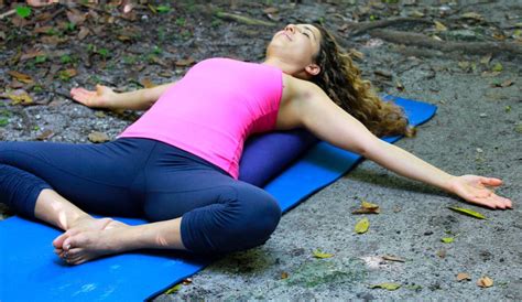 The Pelvic Floor And Why You Need To Pay Attention To It Insider Yoga Website