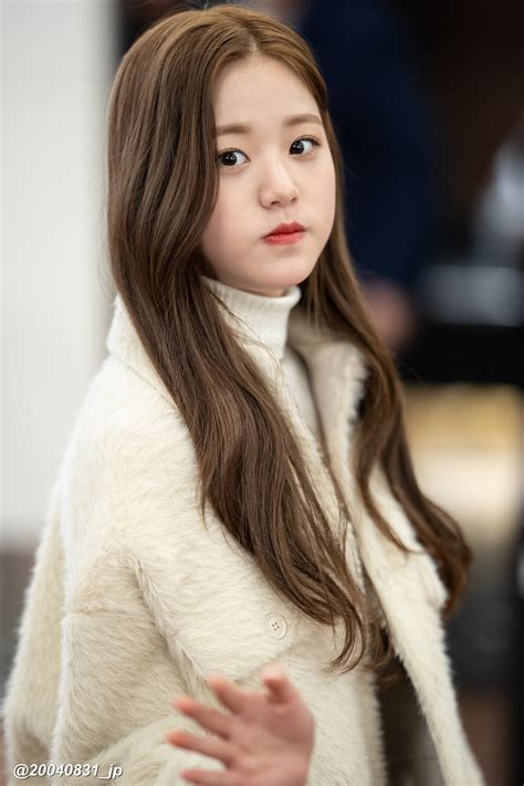 장원영닷제이피 On Twitter 181222 장원영 하네다공항 입국 Officializone 장원영