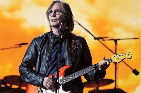 Jackson Browne Recovers From Illness Reschedules Australia Concerts