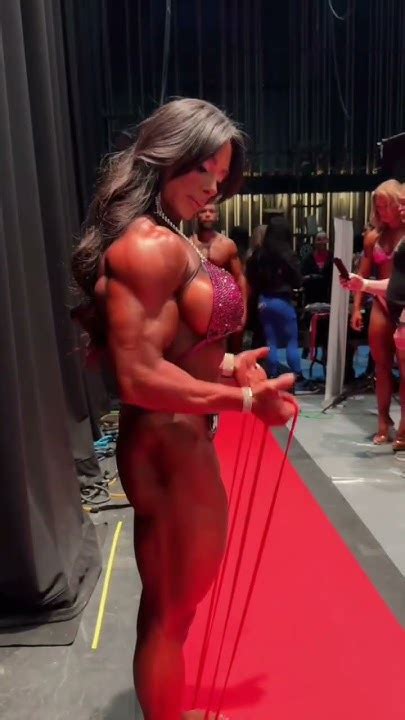 Ranya Temizkan Dally Making Her Bodybuilding Debut Youtube