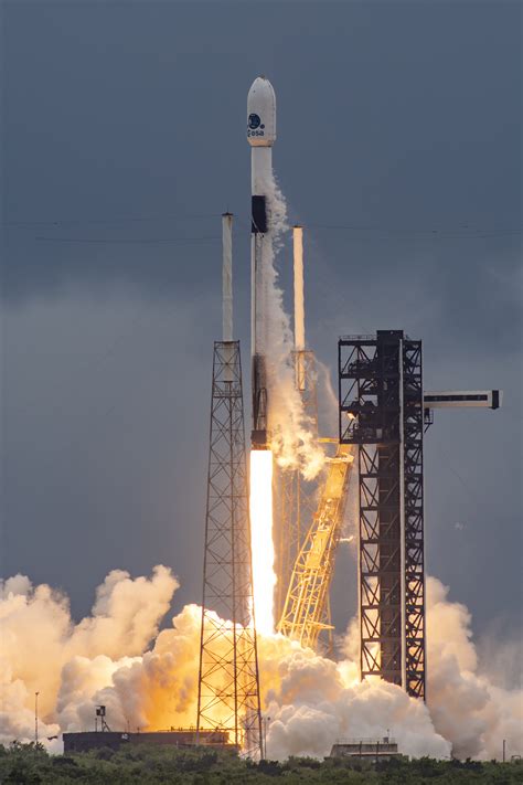 How Does Falcon Heavys Payload Capacity Compare With Historical