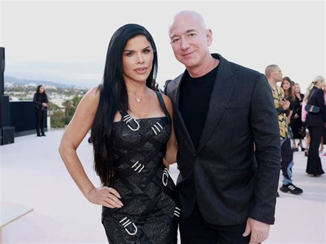 Jeff Bezos Fiancée Did A Vogue Photoshoot Inside The 10 000 Year Clock — Heres What The