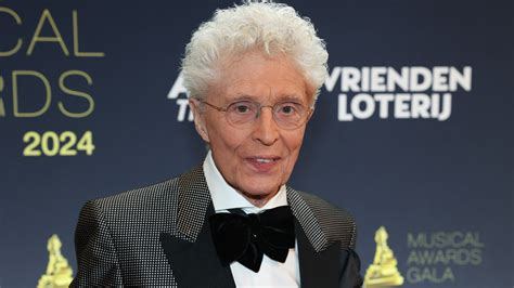 Weduwnaar Van Jacques Dancona Zet Hun Bungalow Te Koop Zie Fotos Bekende Buren