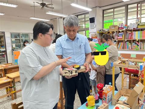 林千玉捐贈感應式開關 嘉惠嘉義特教腦麻學生