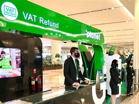 Shopping In The Uae Heres How Tourists Can Reclaim Vat Refund Without
