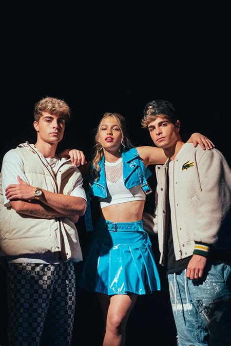 Los Twins Monzo Estrenan Su Single Oye Bb Con Sol Makena