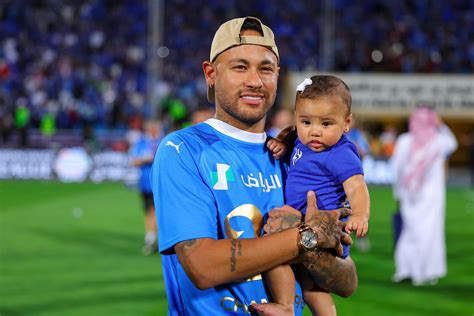 Clamoroso Neymar pronto a dire addio all Al Hilal tornerà al Santos