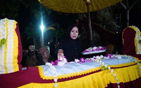 Hadiri Kirab Ganti Singkep Dan Songsong Makam Ki Ageng Pengging Wabup