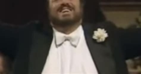 E Lucevan Le Stelle Dans Tosca Avec Luciano Pavarotti Lyrix