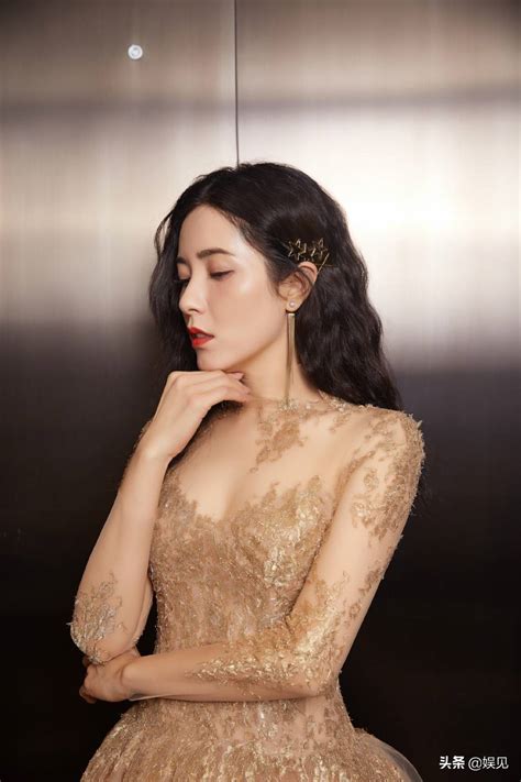 曾黎裸色纱裙性感写真：44岁依然美到犯规，愈成熟愈有魅力 搜狐大视野 搜狐新闻