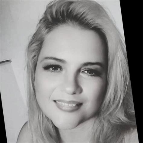 Polly Portella Polly Portella Threads Say More