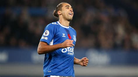 Доминик Калвърт Люин се завръща за мача с Манчестър Сити