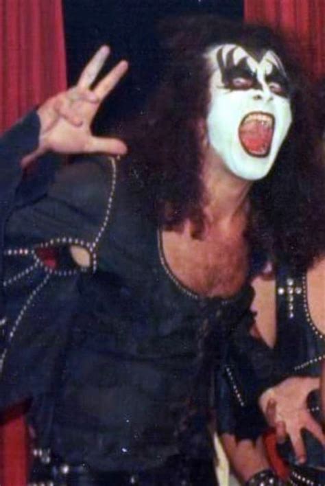 Pin By Lee Thomson On Gene Simmons 73 75 Gene Simmons Halloween Face