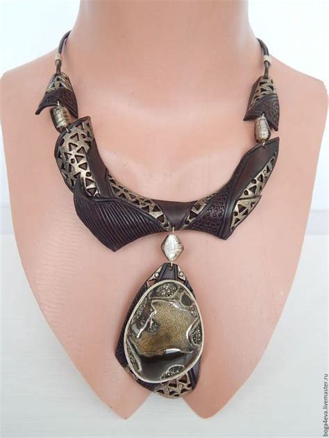 По мотивам колье `Весенний ветерок` с Аммонитом Кружевные вставки на коже бусины Индийские