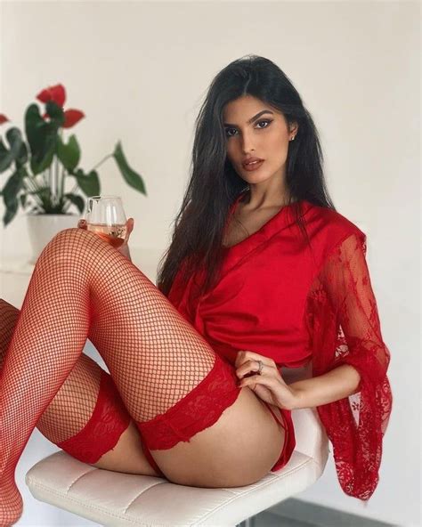 Yael Cohen Aris Stockings Outfit Sexy Drinks Fashion