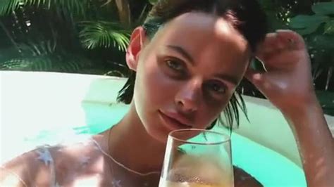 Piscine Porn Videos