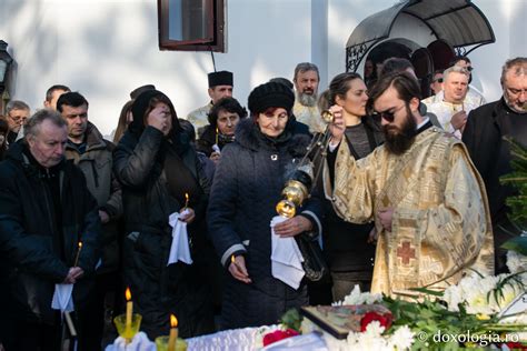 Profesoara și Preoteasa Dana Louise Barnea A Fost înmormântată Doxologia