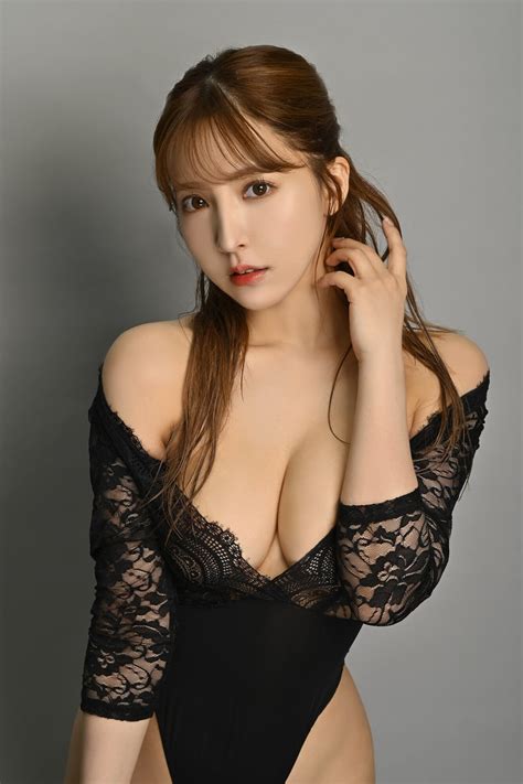 Yua Mikami R Mikami Yua