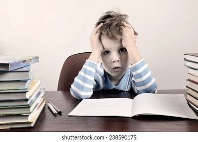 Categoría Dificultades del aprendizaje de imágenes fotos de stock e