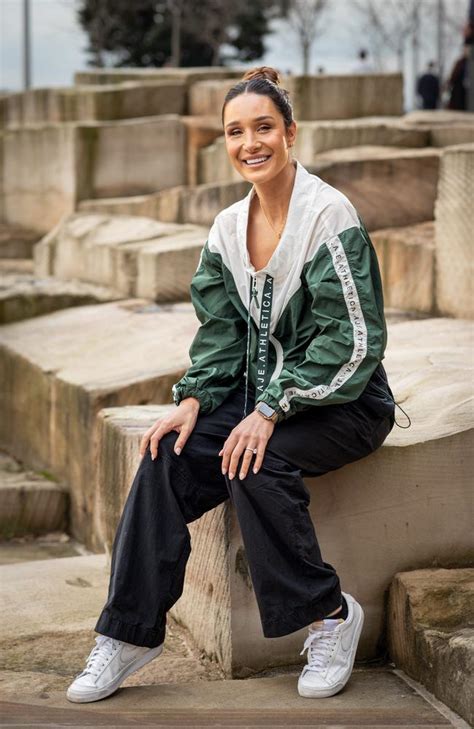 Fitness Guru Kayla Itsines Goes Back To Her Roots The Courier Mail