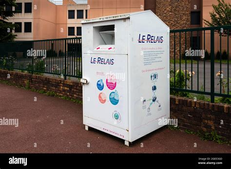 Conteneur De Collecte De Vêtements Usagés Appartenant à Lentreprise