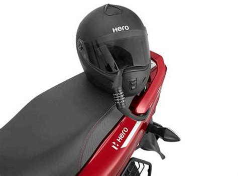 Quick Ways To Secure A Helmet To Your Motorcycle Hasty Reader