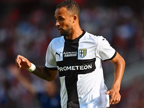 Palermo Dilaporkan Sedang Mencari Cara Dapatkan Hernani Dari Parma