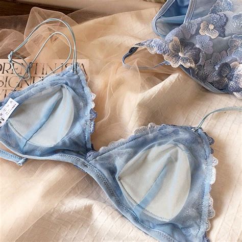 French Style Lace Embroidery Underwire Free Sexy Ultra Thin Bra Set