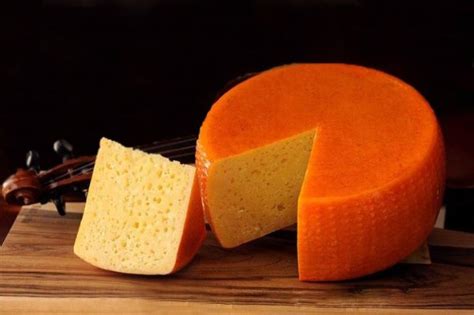 Сири та молочна продукція ТМ «Золота Лінія Купити сири в Україні ціна якість