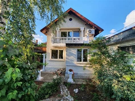 Горна Оряховица Къща с двор за продажба Двуетажна къща 210 кв м РЗП 330 кв м двор Къщи Вили