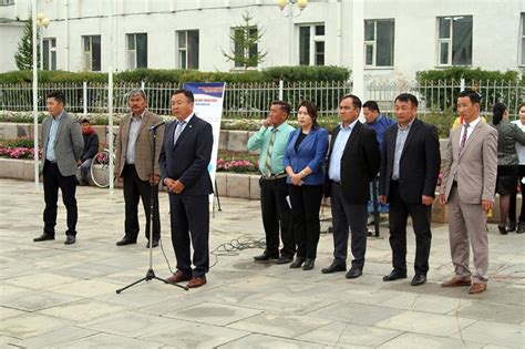 Сумдын төрийн алба хаагчдын ажиллах нөхцөлийг сайжруулах ажлын хүрээнд мотоцикль гардуулж өглөө