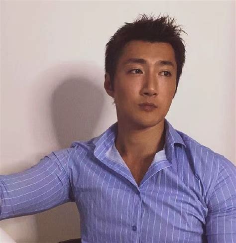 38岁香港男星蔡淇俊自曝已结婚 否认自己喜欢男生蔡淇俊结婚新浪娱乐新浪网