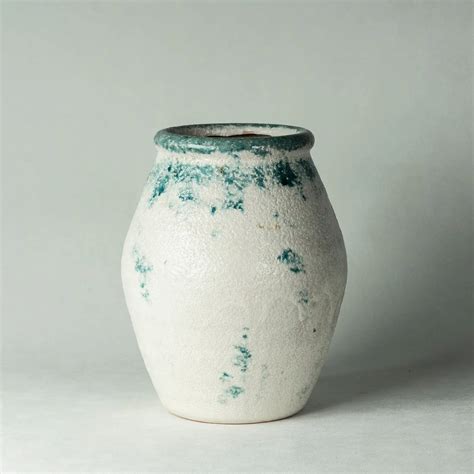 Wholesale Elegant Handcrafted Decorative Ceramic Jars For Home Decor