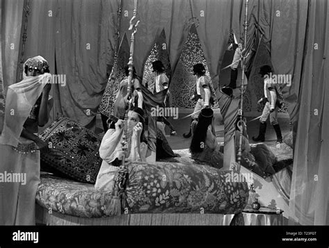 Emma Samms Arabian Adventure Hi Res Stock Photography And Images Alamy